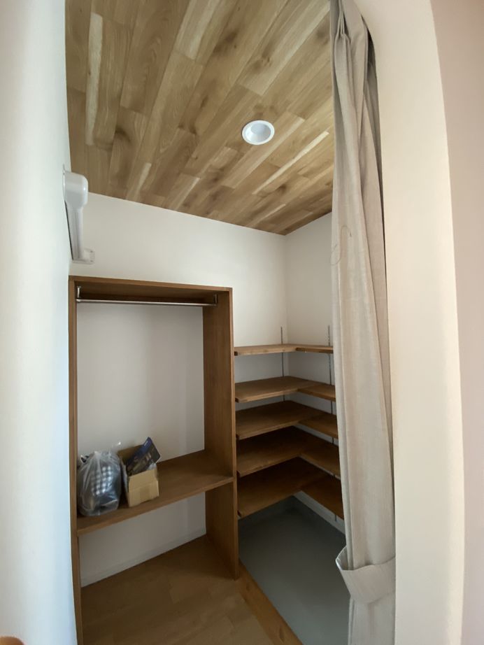 【SUUMO】 【坂東市/5LDK/41.68坪】白の外壁×板張りのアクセント ナチュラルモダンのシンメトリーな外観デザイン - オークヴィルホームズ オークヴィレッジの建築実例詳細 | 注文住宅