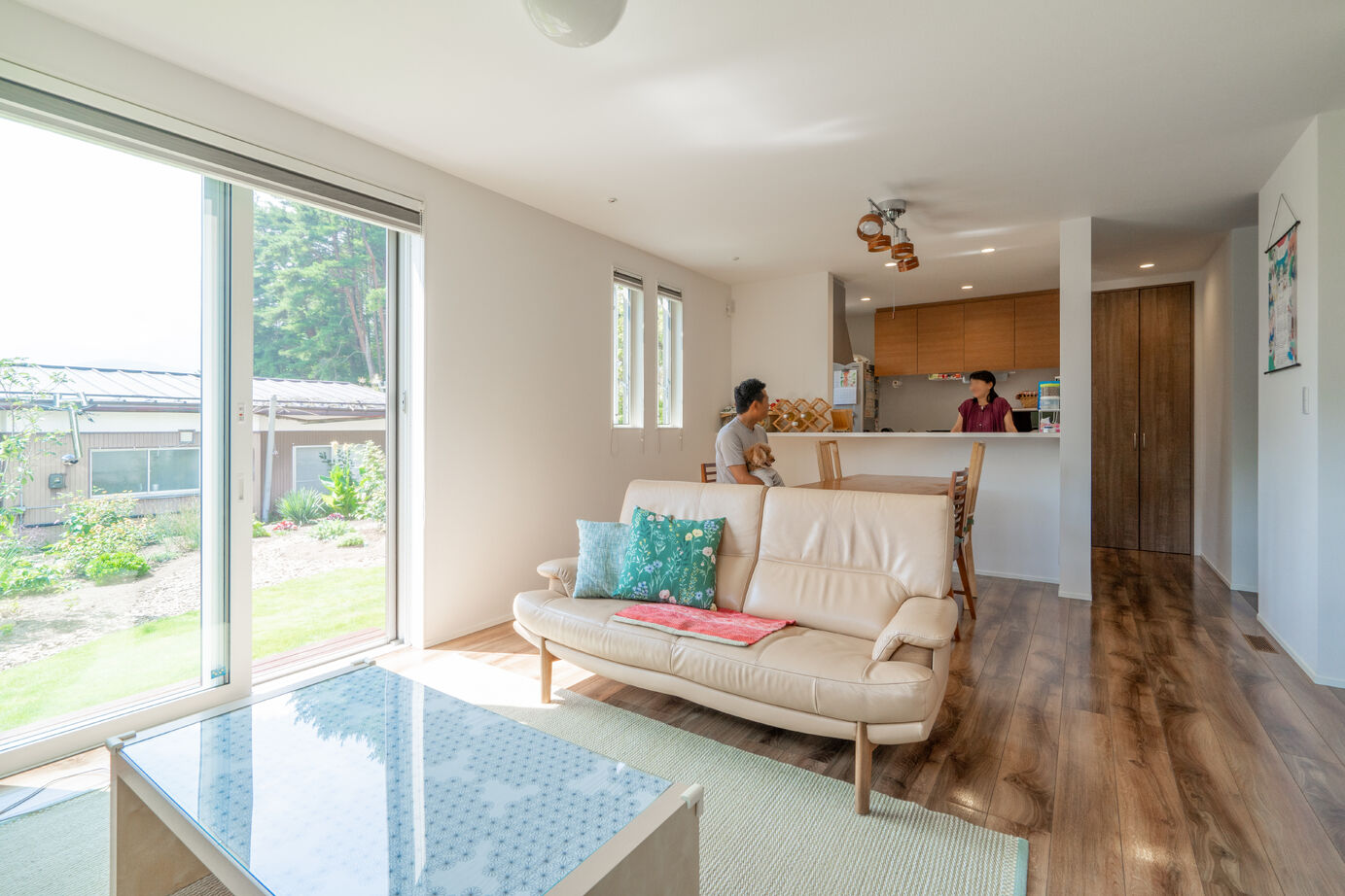 【SUUMO】 【本体価格1637万円/3LDK/30坪台/間取図有】移住のためオンライン打ち合わせで実現した切妻屋根の家 - ジブンハウス の建築実例詳細 | 注文住宅