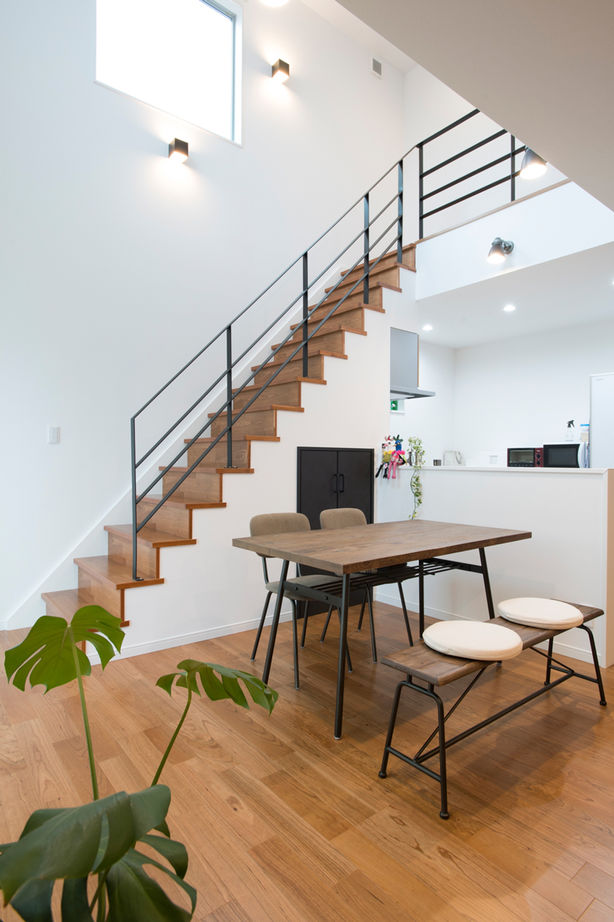 【SUUMO】 【2100万円/32坪/間取図有】吹抜け×リビング階段×アイアン手摺 明るくインテリアにもこだわった家 - なかやしきホーム の建築実例詳細 | 注文住宅