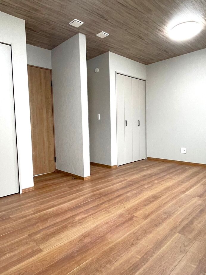 【SUUMO】 プライバシーを守る窓設計の四角い家【CUBE】鉄骨階段と大きな吹抜、坪数を感じさせない充実な住まい - 牡鹿観光・おしかホーム【石巻近郊】 の建築実例詳細 | 注文住宅