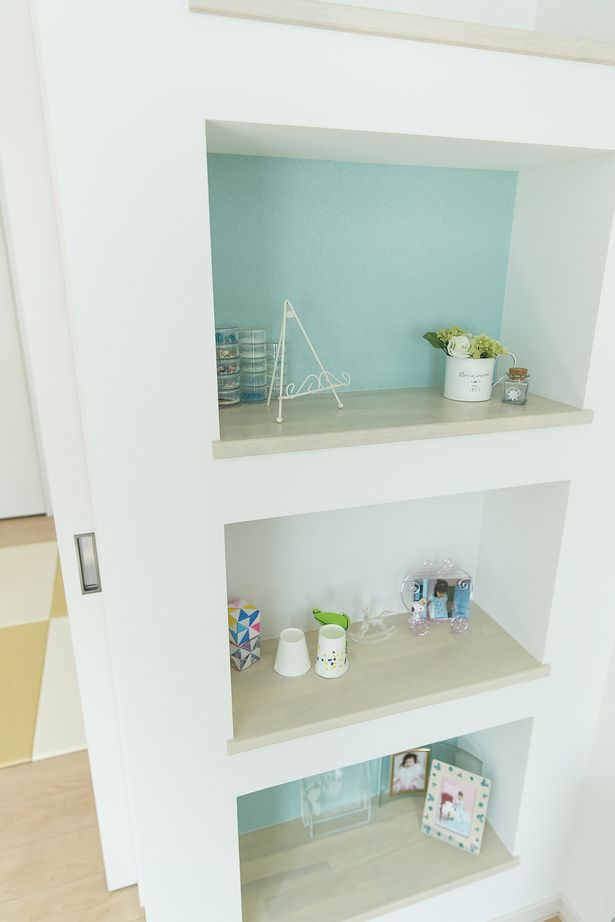 【SUUMO】 【3LDK+プレイルーム/35坪/吹き抜け】ダイニングの窓から見る空が最高！毎日心地よく幸せを感じる家 - マルトモホーム の建築実例詳細 | 注文住宅