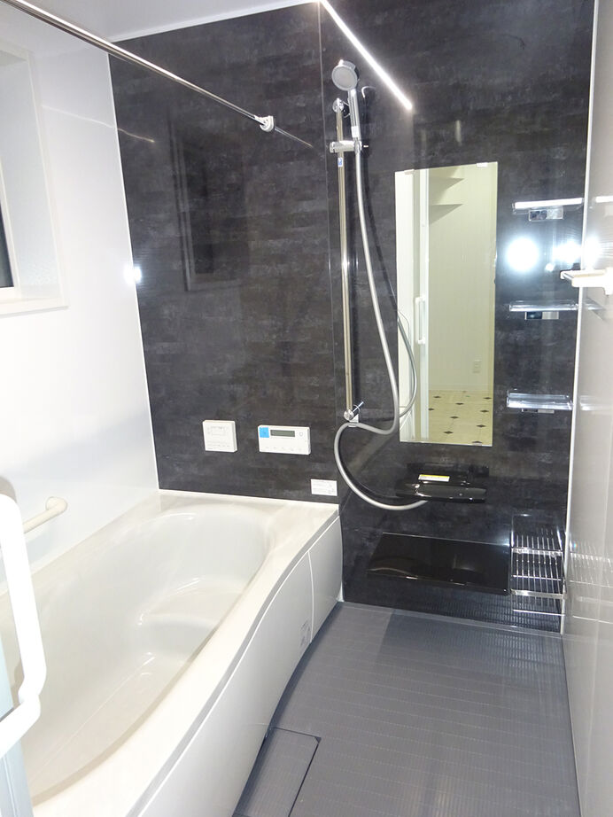 【SUUMO】 【36.5坪】大理石調のフロア、折り上げ天井など、ホテルライクなしつらえ。リビング中心に暮らせる間取り - 明治住建（パナソニックビルダーズグループ） 加古川展示場の建築実例 ...