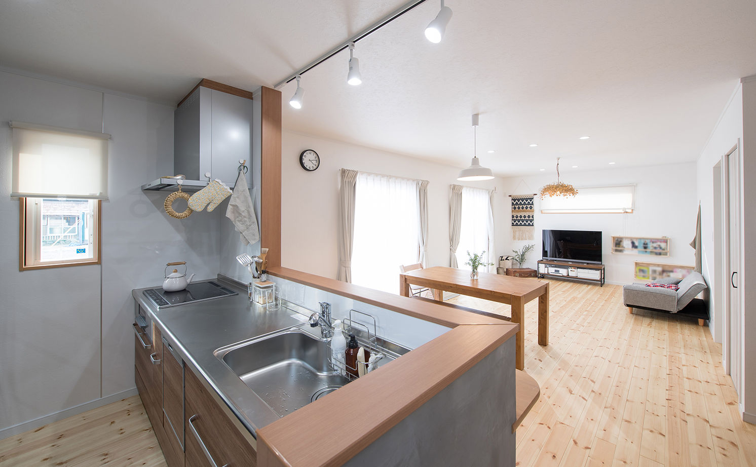 【SUUMO】 【1700～1799万円／間取図有／子ども部屋×3】子育てが楽しくなる広々パントリーの家族と一緒に成長する家 - あったか子育て応援住宅 の建築実例詳細 | 注文住宅