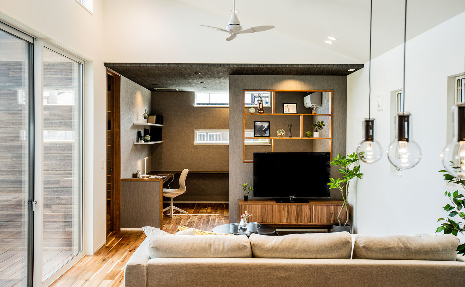 【SUUMO】 【33坪/平屋×中庭/間取図有/2000万円台】プライバシーが守られる、アウトドアリビングと書斎のある平屋 - ＋RICCO 一級建築士事務所 の建築実例詳細 | 注文住宅