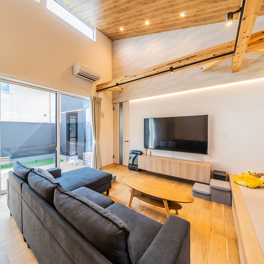 【SUUMO】 【32坪/平屋×中庭/2500万円～2999万円】リビングと中庭に家族が集い、プライベートにも配慮した二世帯住宅 - ＋RICCO 一級建築士事務所 の建築実例詳細 | 注文住宅