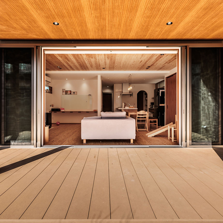 【SUUMO】 【29.6坪/平屋×中庭/間取り図有/2500万円台】内と外のつながりを生むウッドデッキがある平屋 - ＋RICCO 一級建築士事務所 の建築実例詳細 | 注文住宅