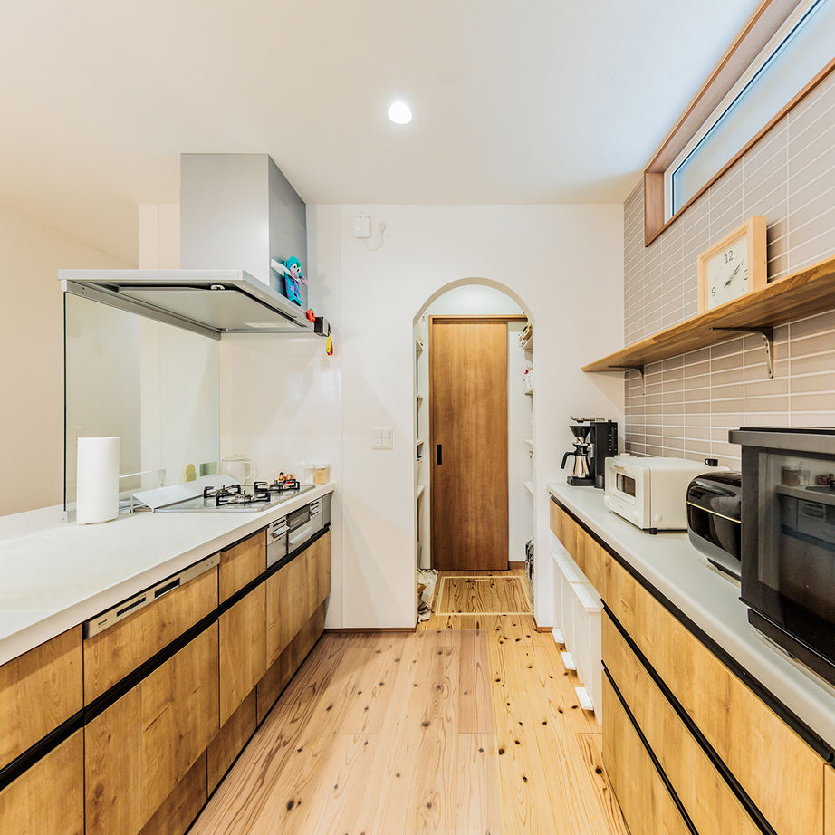 【SUUMO】 【29.6坪/平屋×中庭/間取り図有/2500万円台】内と外のつながりを生むウッドデッキがある平屋 - ＋RICCO 一級建築士事務所 の建築実例詳細 | 注文住宅