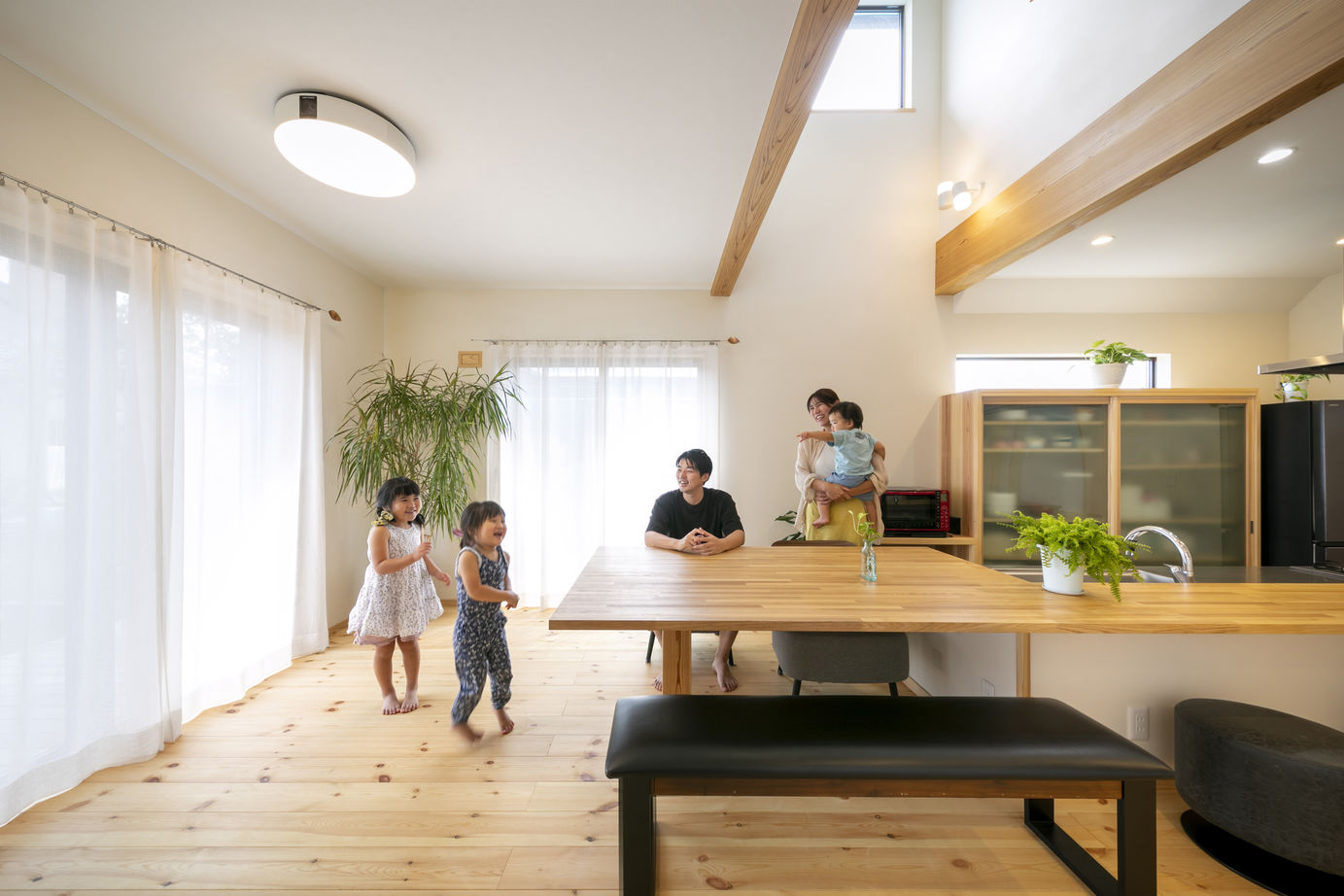 【SUUMO】 【2000万円台/30坪台/間取り図あり/オープンキッチン】自分たちらしさを大切にした”キッチンが主役”の家 - リソーケンセツ 本社の建築実例詳細 | 注文住宅