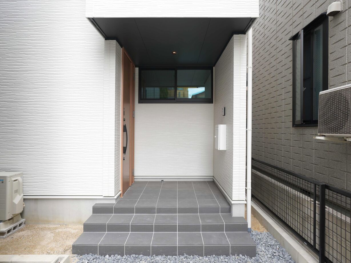 【SUUMO】 【3階建て/狭小住宅/シンプルモダン/旗竿地/間口の狭い家/理想の間取り】広々LDKを実現した狭小地の3階建て - トスコ 【TOSCO】あま支店の建築実例詳細 | 注文住宅