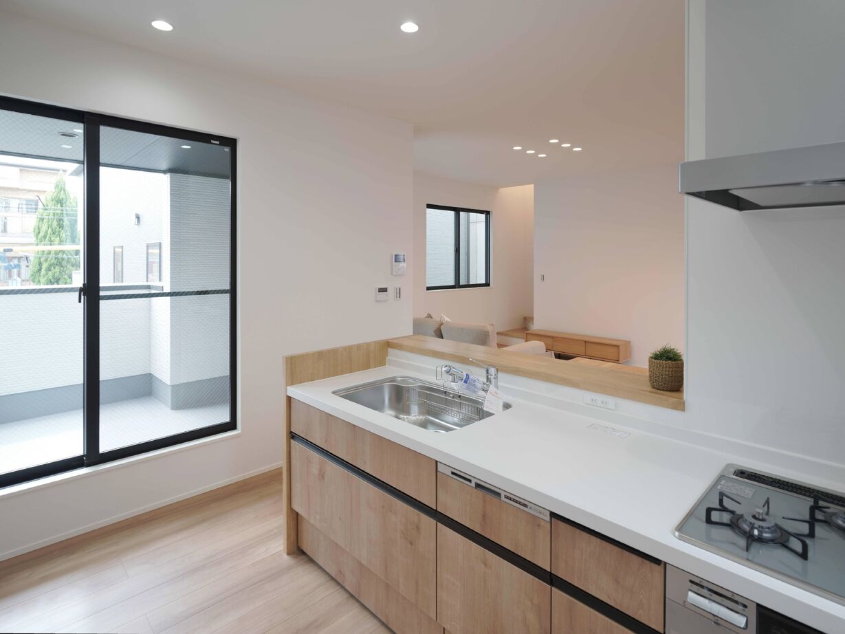 【SUUMO】 【3階建て/狭小住宅/シンプルモダン/旗竿地/間口の狭い家/理想の間取り】広々LDKを実現した狭小地の3階建て - トスコ 【TOSCO】あま支店の建築実例詳細 | 注文住宅