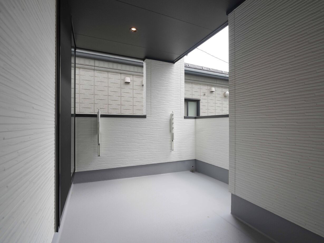 【SUUMO】 【3階建て/狭小住宅/シンプルモダン/旗竿地/間口の狭い家/理想の間取り】広々LDKを実現した狭小地の3階建て - トスコ 【TOSCO】あま支店の建築実例詳細 | 注文住宅