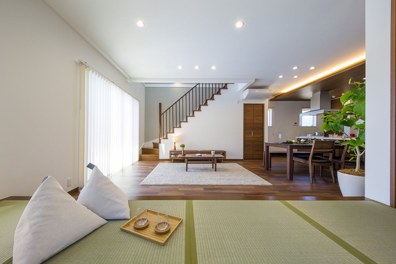 【SUUMO】 【1700万円／吹き抜け／スカイバルコニー／間取図あり】スカイバルコニーの開放感ときれいな空気を楽しむ家 - フレスコ の建築実例詳細 | 注文住宅