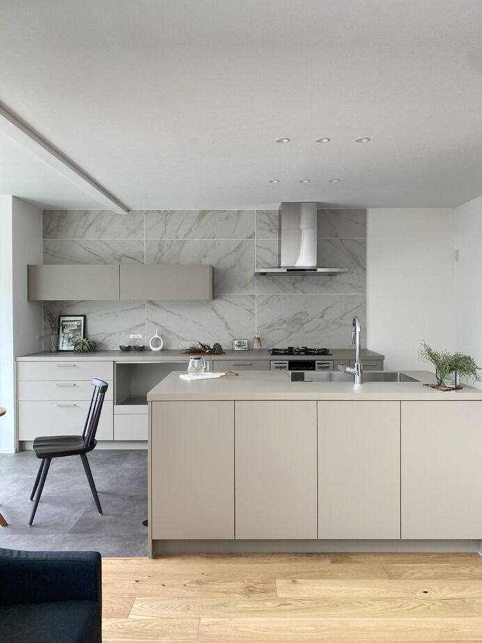 【SUUMO】 【間取り図有/4LDK/吹抜け/II型キッチン】木目×グレーのシンプルな住まい - イワキ の建築実例詳細 | 注文住宅