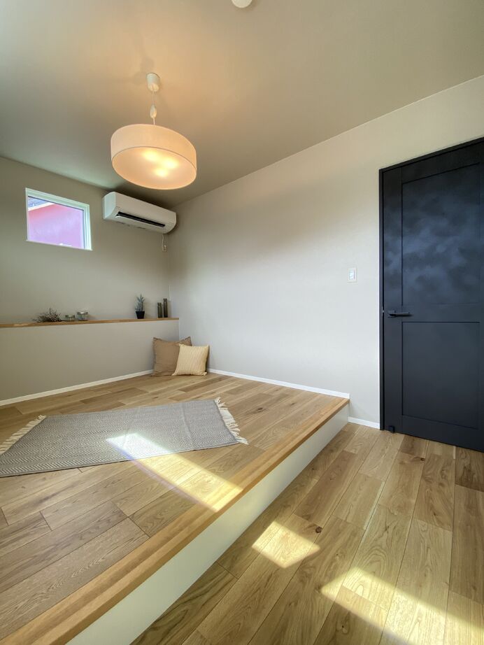 【SUUMO】 【間取り図有/4LDK/吹抜け/II型キッチン】木目×グレーのシンプルな住まい - イワキ の建築実例詳細 | 注文住宅