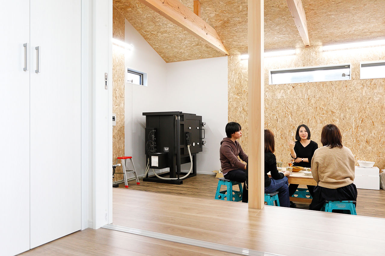 【SUUMO】 【総額2100万円×28坪】吹き抜け大空間の陶芸用「アトリエ」が主役！暮らしと趣味が同居する住まい - Custom Art K.K 熊澤工務店 の建築実例詳細 | 注文住宅
