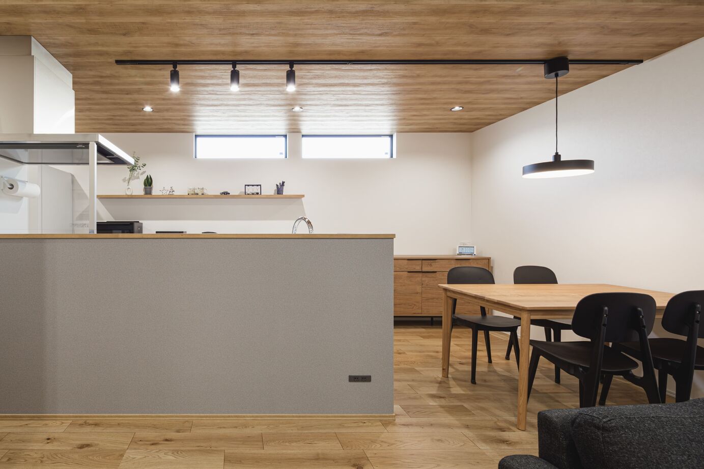 【SUUMO】 【2100万円/高断熱/高気密/33坪/ひな壇階段】機能性とデザイン性を極めた邸宅 - ホーエーホーム（久留米・柳川） 柳川展示場の建築実例詳細 | 注文住宅