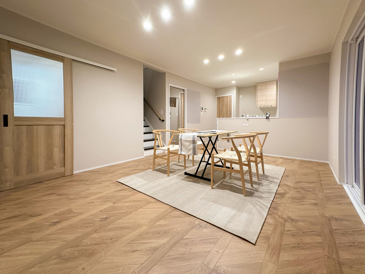 【SUUMO】 【1000万円台後半／24坪／3LDK＋WIC】16畳のゆったりLDK。洗濯家事のしやすさにも配慮 - AD.MAX の建築実例詳細 | 注文住宅