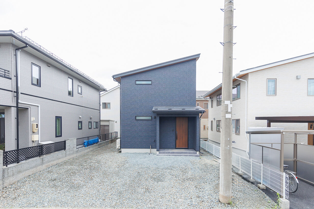 【SUUMO】 【1000万円台後半／27坪／3LDK+WIC】17.5畳の広々LDK。階段下収納やロボット掃除機基地も！ - AD.MAX の建築実例詳細 | 注文住宅