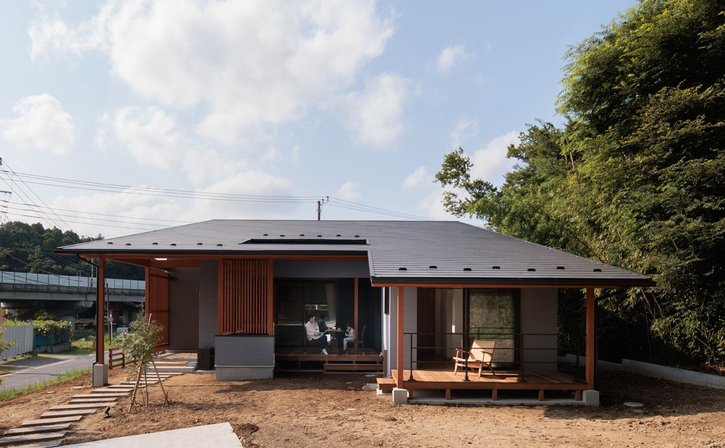 【SUUMO】 【2000万円台/約35坪/間取り図有】借景の緑を取り入れ、自然に溶け込む。通り土間のある平屋 - エーセンス建築設計 千葉スタジオの建築実例詳細 | 注文住宅