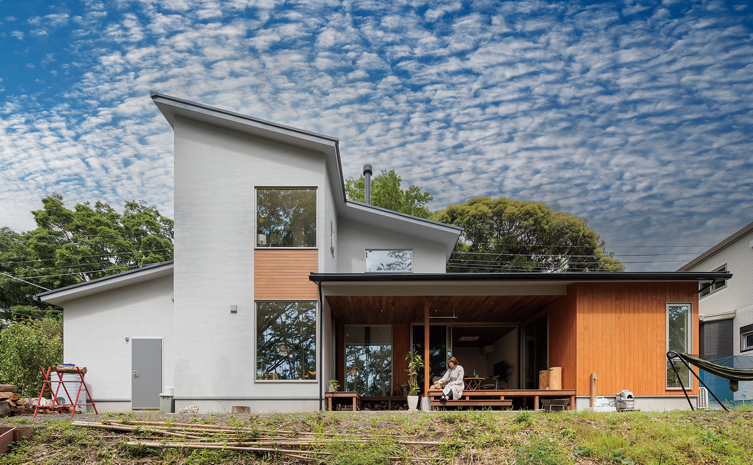 【SUUMO】 【3000万円台/50坪/間取り図有】大きな軒のあるウッドデッキが快適。自然に癒されるガレージハウス - エーセンス建築設計 千葉スタジオの建築実例詳細 | 注文住宅