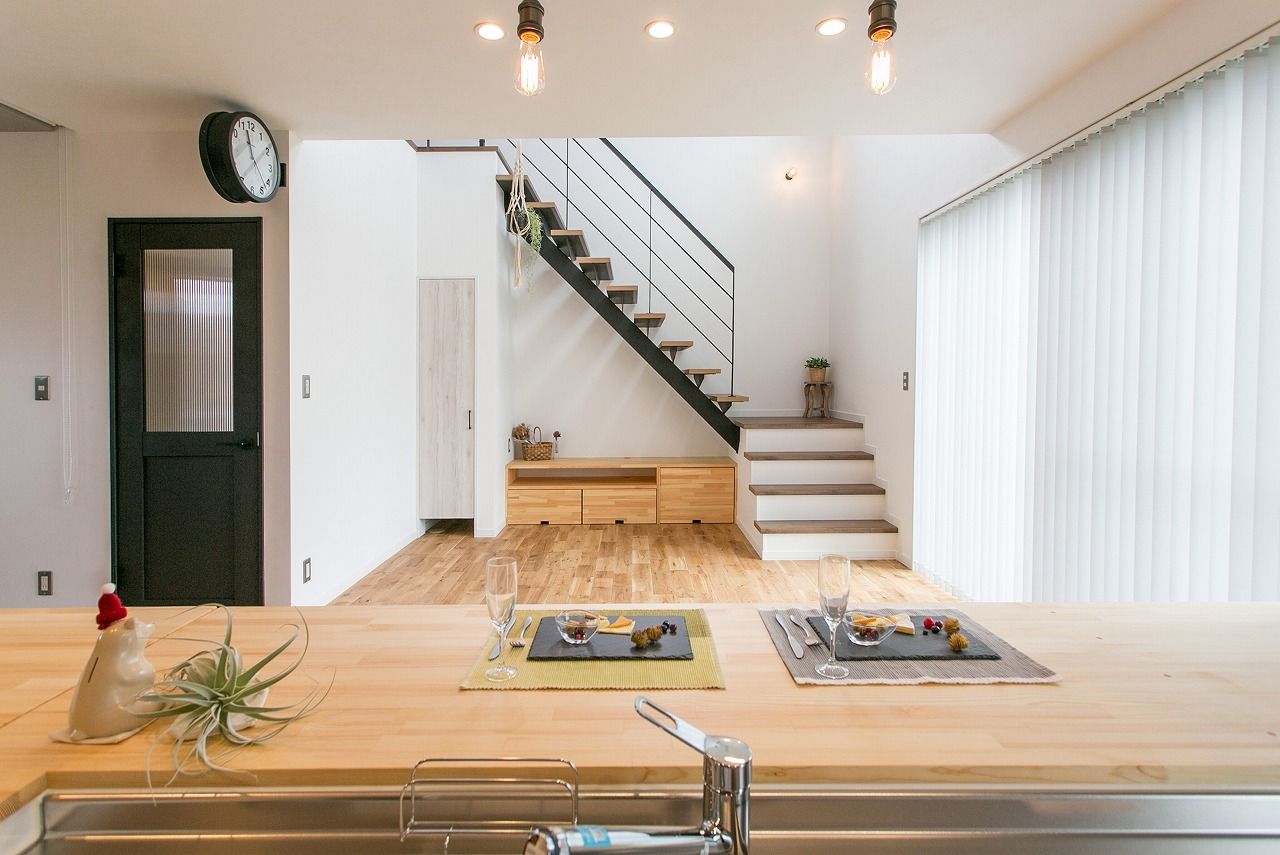 【SUUMO】 【33.4坪/2,200～2,299万円】無垢材を使ったLDK。吹き抜け、ダイニングカウンターこだわりが詰まった家 - マルニホーム の建築実例詳細 | 注文住宅