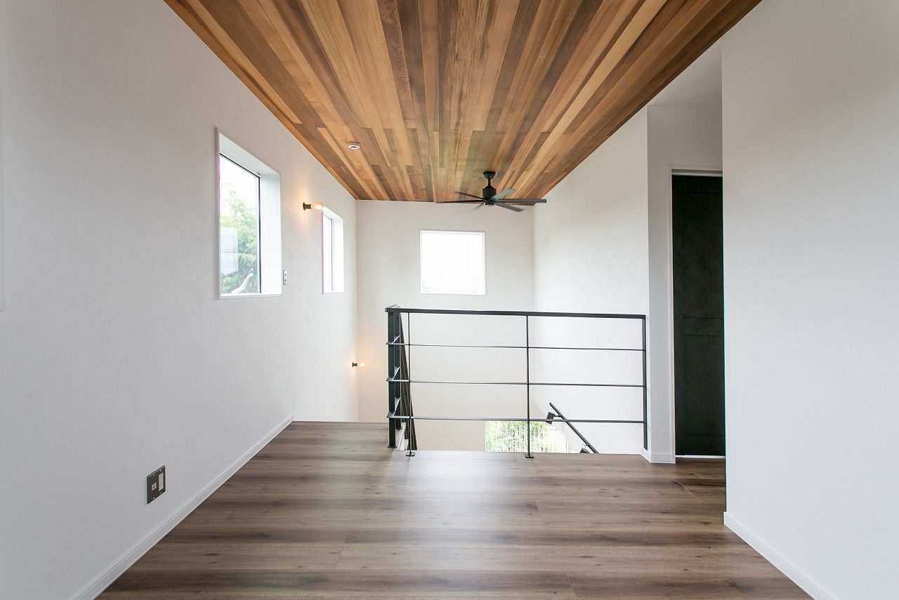 【SUUMO】 【33.4坪/2,200～2,299万円】無垢材を使ったLDK。吹き抜け、ダイニングカウンターこだわりが詰まった家 - マルニホーム の建築実例詳細 | 注文住宅