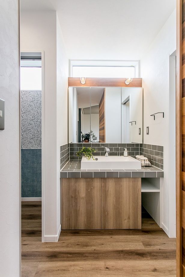 【SUUMO】 【33.4坪/2,200～2,299万円】無垢材を使ったLDK。吹き抜け、ダイニングカウンターこだわりが詰まった家 - マルニホーム の建築実例詳細 | 注文住宅