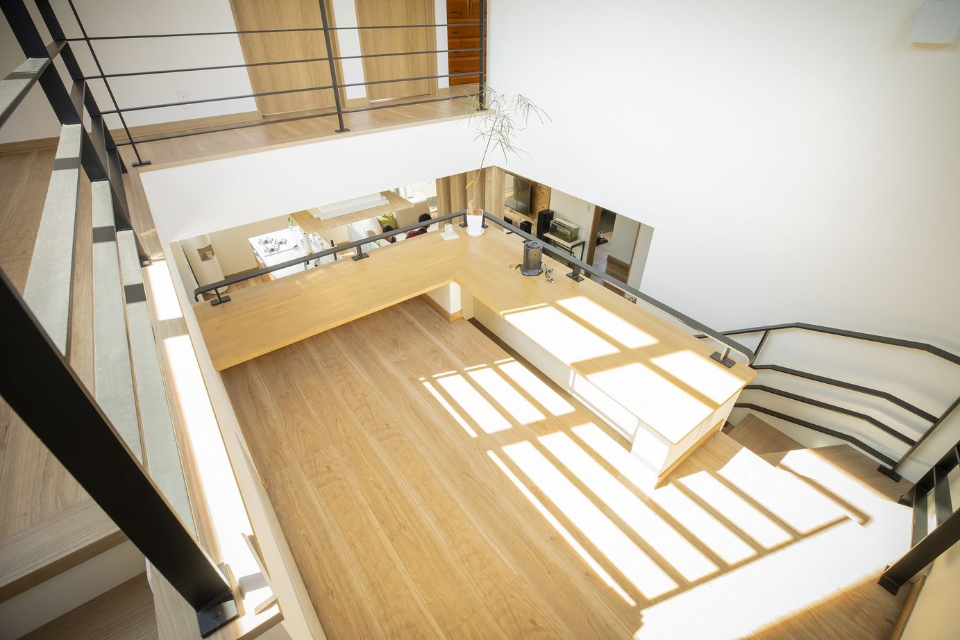 【SUUMO】 【4LDK間取図/アイランドキッチン/パントリー】アイデア光るデザインで実現！開放的な中2階の勉強スペース - ID アーキテクチャル アトリエ 東雁来モデルの建築実例詳細 ...