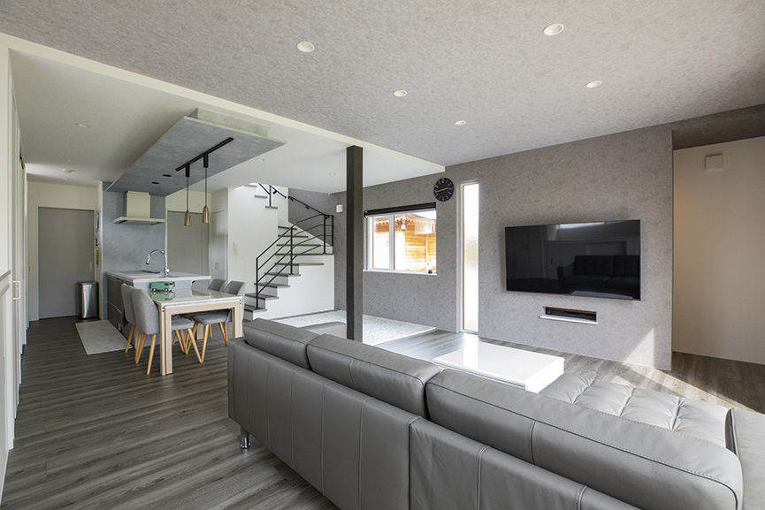 【SUUMO】 【3LDK間取図あり/書斎/ガルバリウム外壁】ホテルライクな空間に憧れて。生活感を感じさせない家づくり - ID アーキテクチャル アトリエ 東雁来モデルの建築実例詳細 | 注文住宅