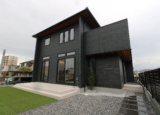 【SUUMO】 【3000万円台/天井高】一級建築士が提案した、天井高3mの家 - ヤマカ木材 オンリーホーム 本社の建築実例詳細 | 注文住宅