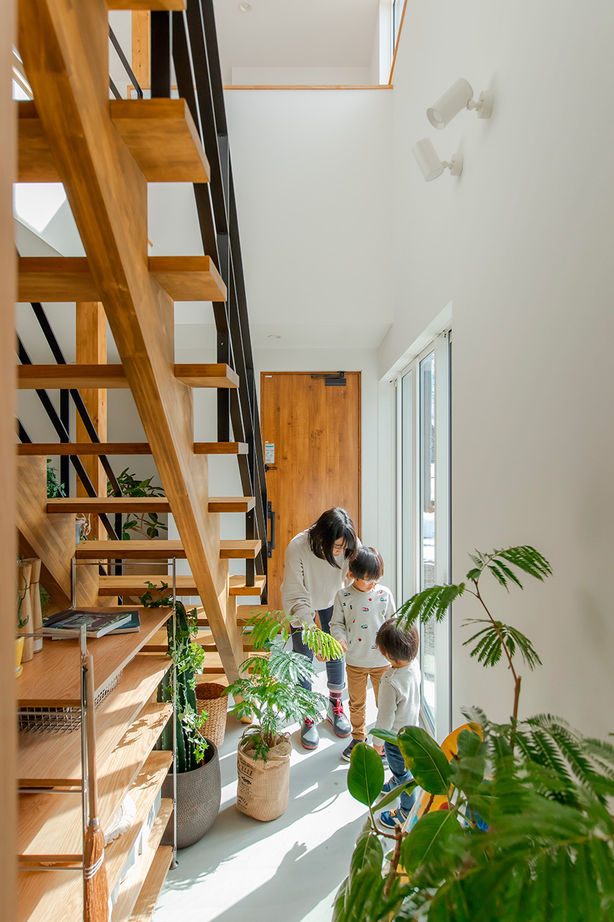 【SUUMO】 【1700万円/延床30坪/間取り図有】木製階段がアクセントになった、ナチュラルで柔らかな雰囲気が魅力の家 - シンプルハウス の建築実例詳細 | 注文住宅