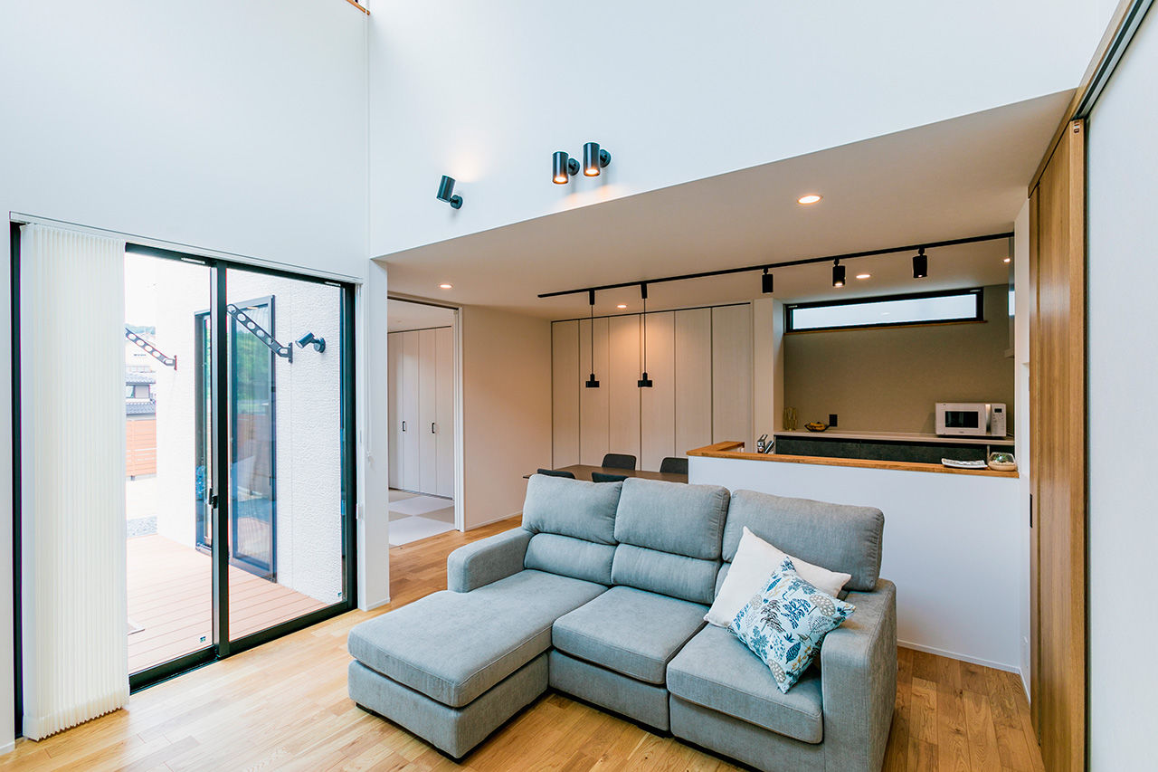 【SUUMO】 【2100万円台/延床30坪台/間取り図有】木目×グレーのシンプルに徹した、大人ナチュラルな住まい - シンプルハウス の建築実例詳細 | 注文住宅