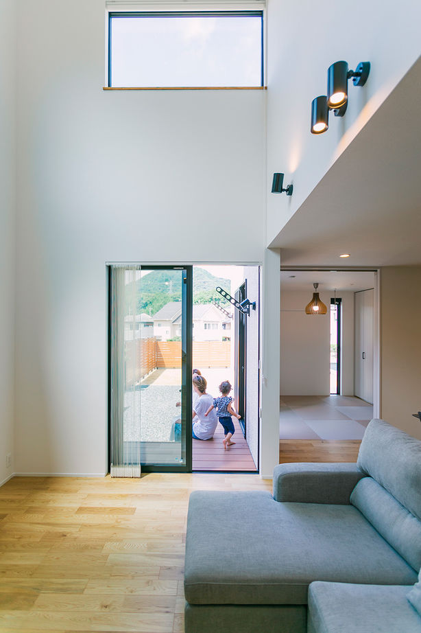 【SUUMO】 【2100万円台/延床30坪台/間取り図有】木目×グレーのシンプルに徹した、大人ナチュラルな住まい - シンプルハウス の建築実例詳細 | 注文住宅