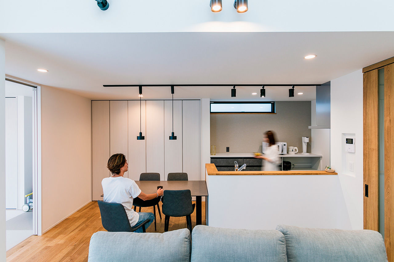 【SUUMO】 【2100万円台/延床30坪台/間取り図有】木目×グレーのシンプルに徹した、大人ナチュラルな住まい - シンプルハウス の建築実例詳細 | 注文住宅