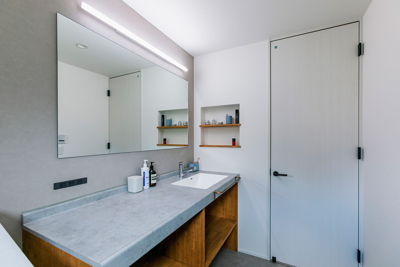 【SUUMO】 【2100万円台/延床30坪台/間取り図有】木目×グレーのシンプルに徹した、大人ナチュラルな住まい - シンプルハウス の建築実例詳細 | 注文住宅