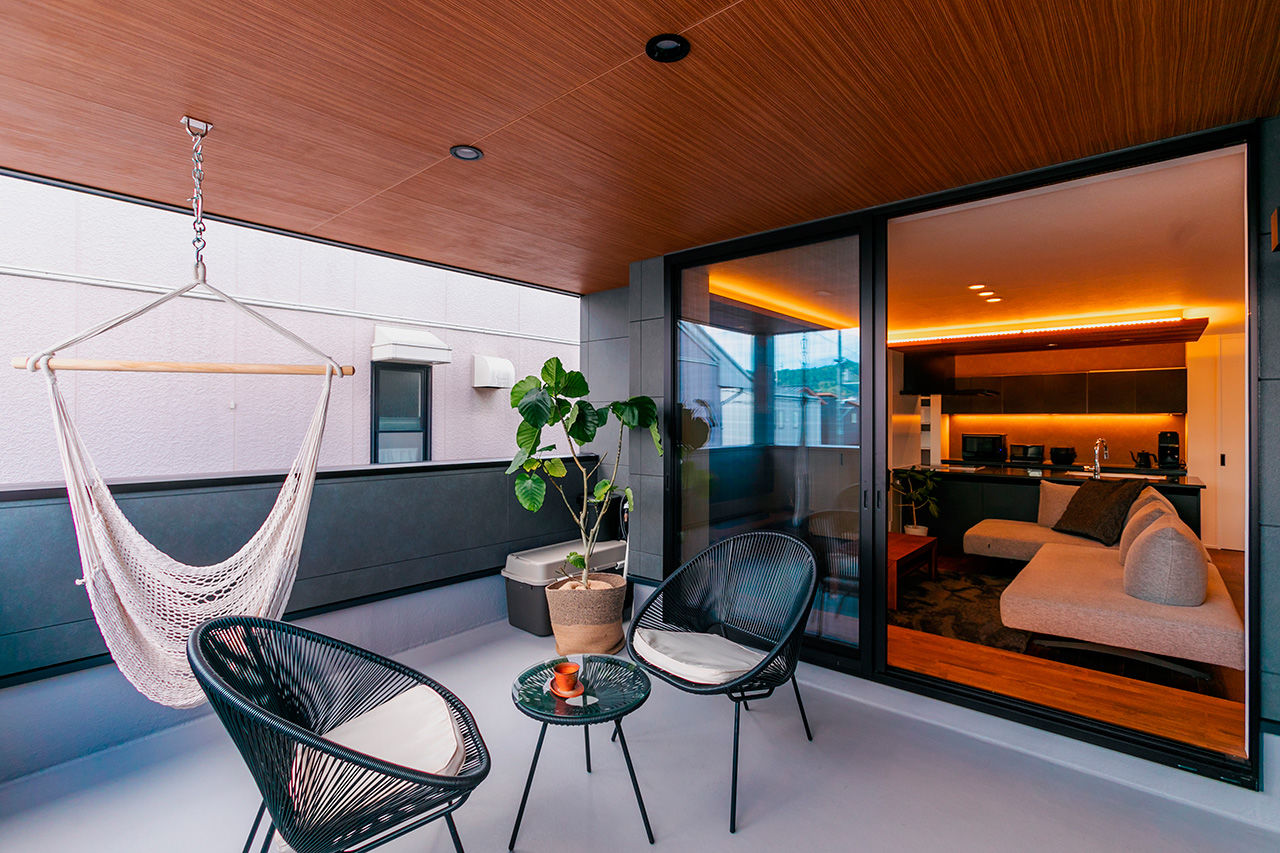 【SUUMO】 【2200万円台/延床30坪台/間取り図有】2階リビング×大きなインナーバルコニーのある、ホテルライクな家 - シンプルハウス の建築実例詳細 | 注文住宅