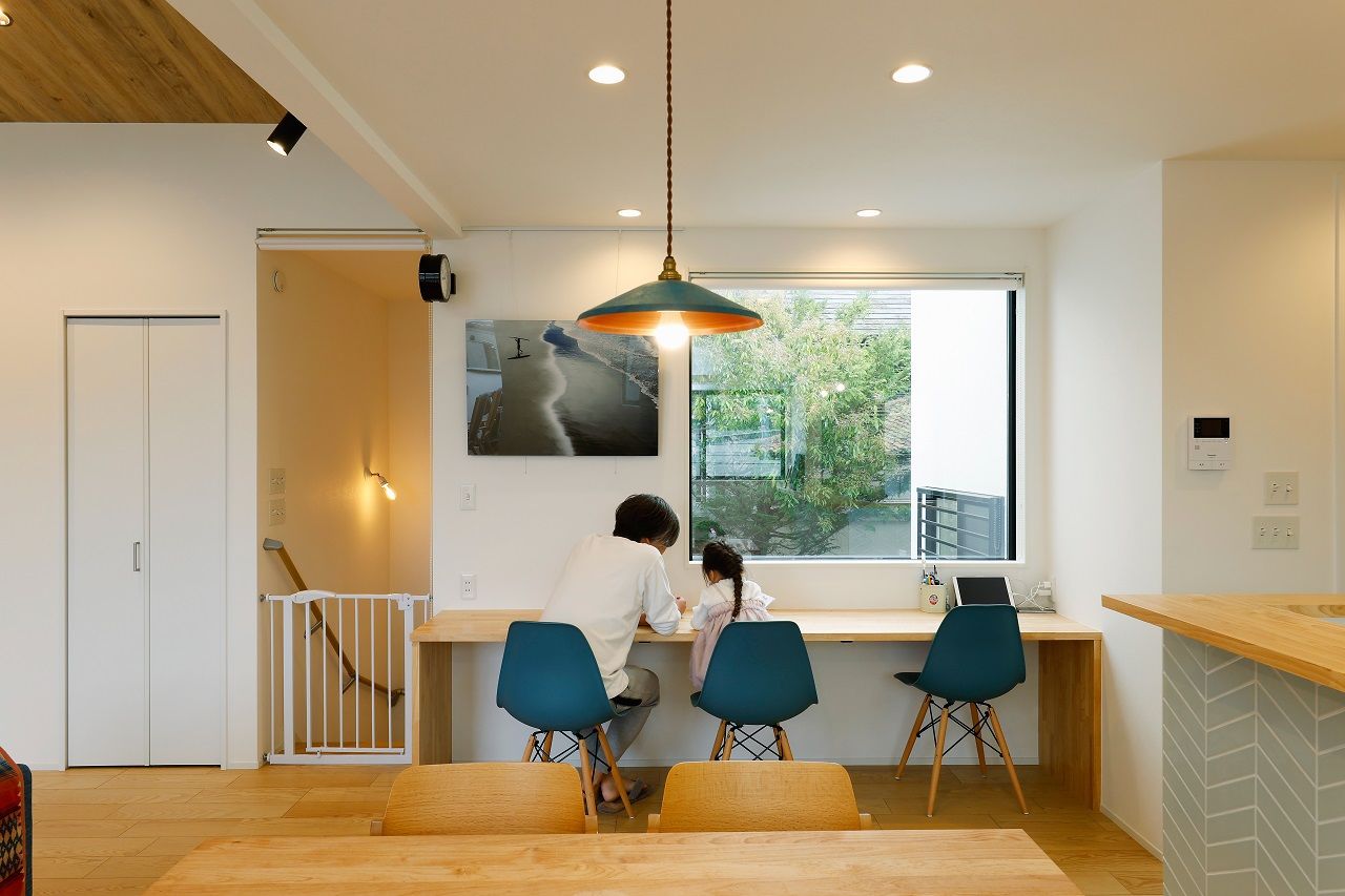 【SUUMO】 【36坪/2階リビング/バルコニー】勾配天井と広々としたバルコニーが叶える開放感抜群のリビング - 一級建築士事務所 ホームスタイリング の建築実例詳細 | 注文住宅