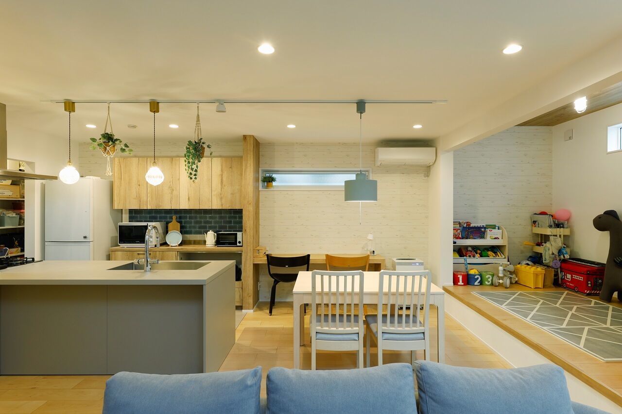 【SUUMO】 【3000万円台/30.1坪/吹抜け】家族全員がのびのびと暮らせる、明るく開放的なLDKが中心の住まい - 一級建築士事務所 ホームスタイリング の建築実例詳細 | 注文住宅