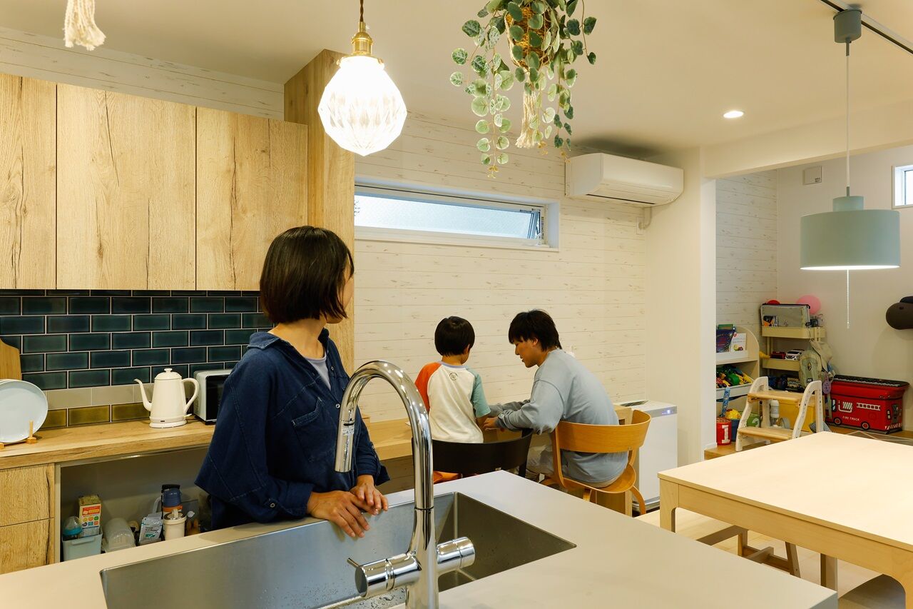 【SUUMO】 【3000万円台/30.1坪/吹抜け】家族全員がのびのびと暮らせる、明るく開放的なLDKが中心の住まい - 一級建築士事務所 ホームスタイリング の建築実例詳細 | 注文住宅