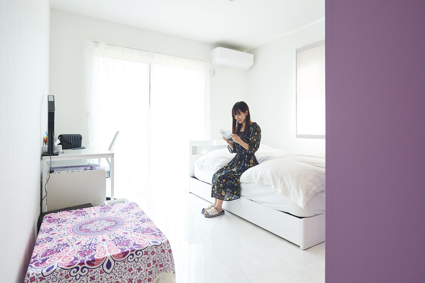 【SUUMO】 【2000万円台/50坪】こだわりのインナーガレージ、薪ストーブを楽しむLDKを実現。家族が集う平屋の住まい - アキュラホーム（AQ Group） の建築実例詳細 | 注文住宅