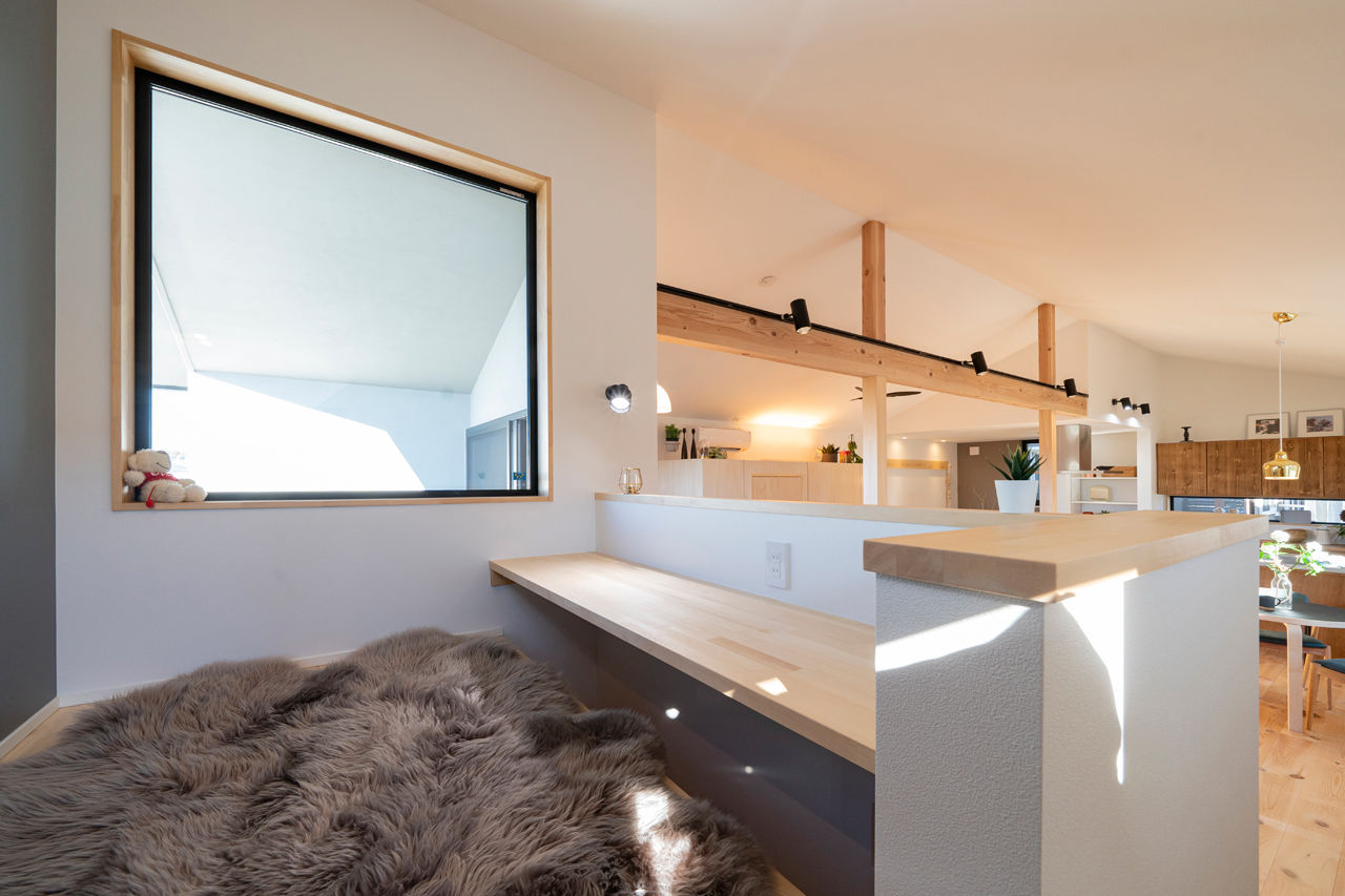 【SUUMO】 【2000万円台/2LDK/30坪】住宅地でも心地よい光と開放感を楽しむ、高断熱で快適な2階リビングの家 - オーパス スタイル の建築実例詳細 | 注文住宅