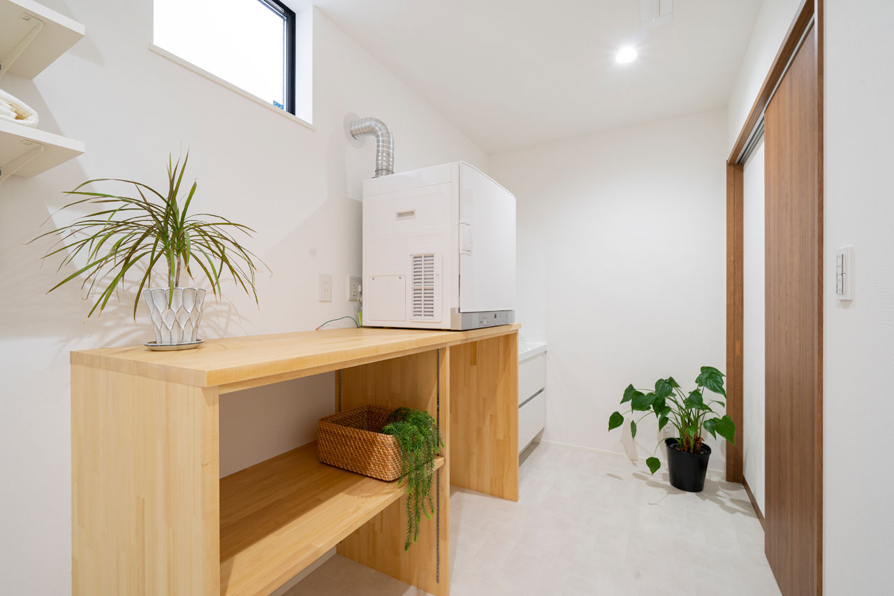 【SUUMO】 【2000万円台/2LDK/30坪】住宅地でも心地よい光と開放感を楽しむ、高断熱で快適な2階リビングの家 - オーパス スタイル の建築実例詳細 | 注文住宅