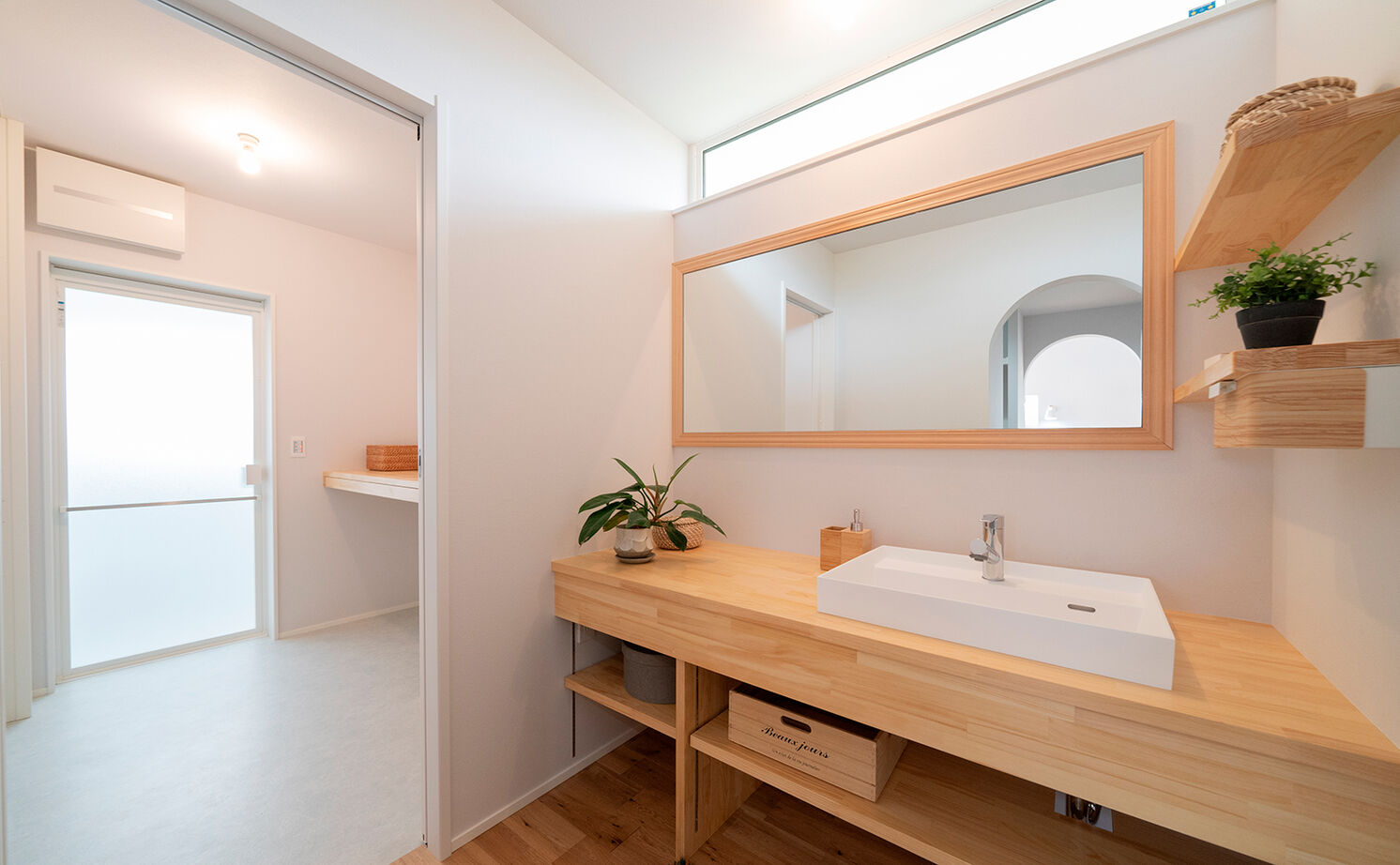 【SUUMO】 【2000万円台/平屋/3LDK/20坪台】可愛い外観が目を惹くおしゃれな南欧風平屋。ママ目線の家事動線に注目！ - オーパス スタイル 本社ショールームの建築実例詳細 | 注文住宅