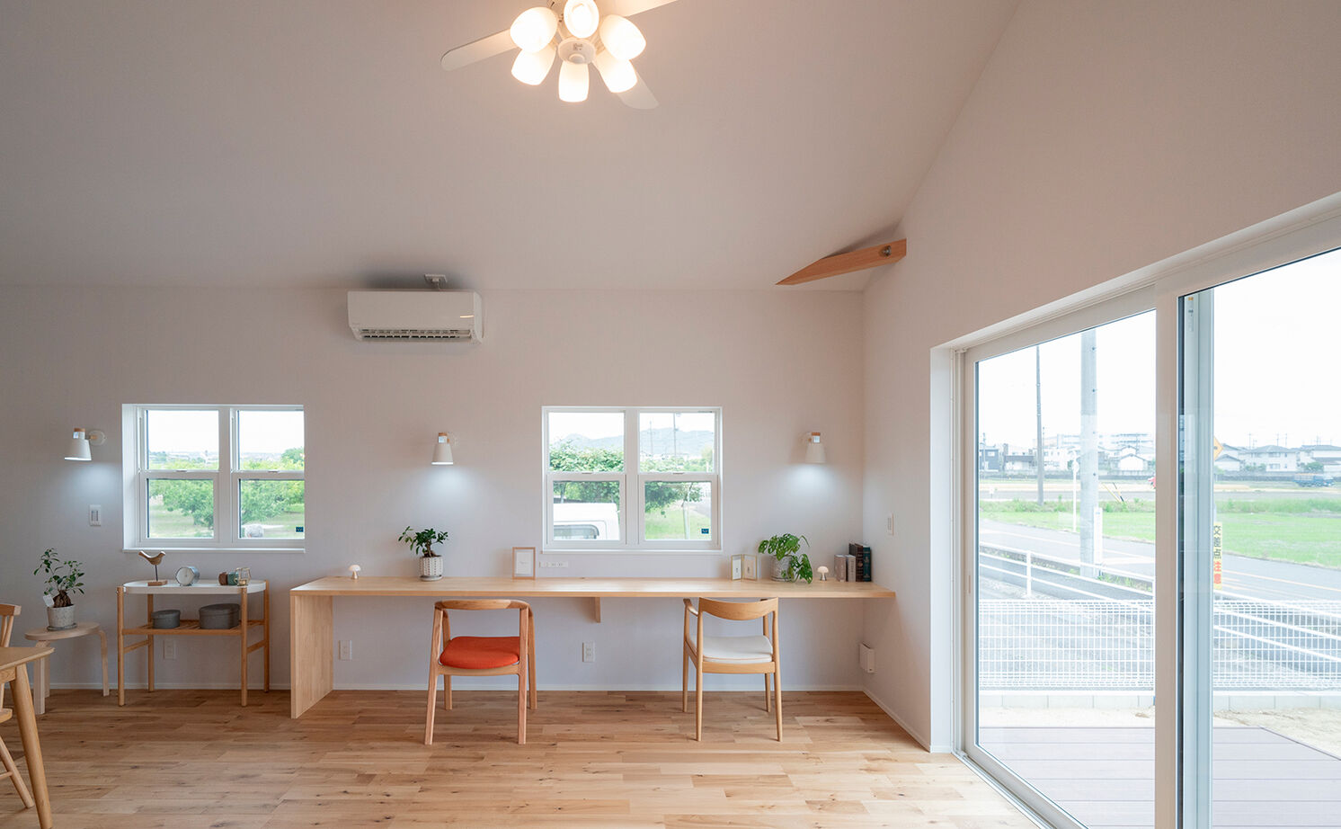 【SUUMO】 【2000万円台/平屋/3LDK/20坪台】可愛い外観が目を惹くおしゃれな南欧風平屋。ママ目線の家事動線に注目！ - オーパス スタイル 本社ショールームの建築実例詳細 | 注文住宅