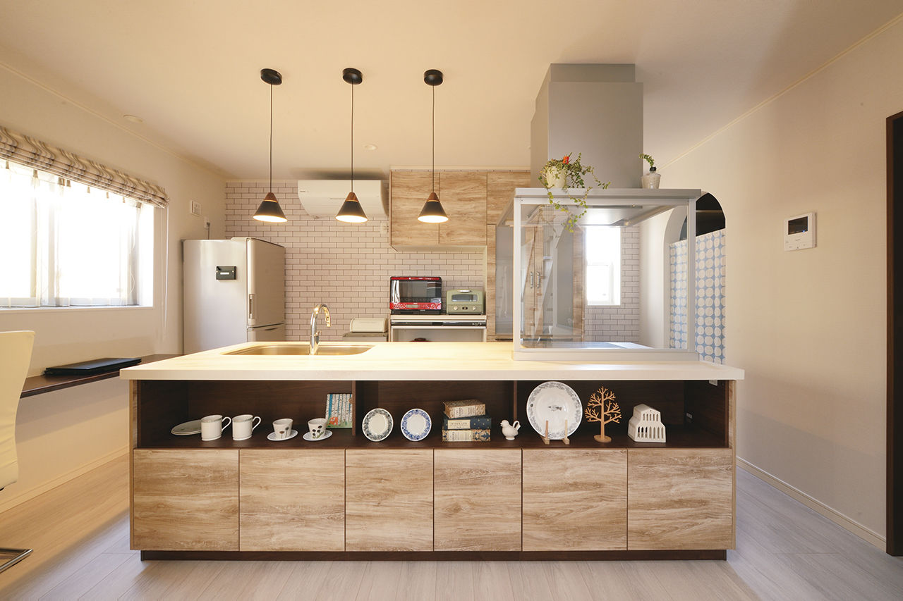 【SUUMO】 【ZEH＋/33坪/おしゃれ】ダイナミックな吹抜け×2連のエレガントな階段。美術館さながらのアートな家 - 朝日住宅（浜松市/磐田市/掛川市） の建築実例詳細 | 注文住宅