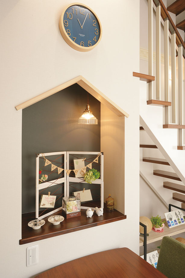 【SUUMO】 【ZEH＋/33坪/おしゃれ】ダイナミックな吹抜け×2連のエレガントな階段。美術館さながらのアートな家 - 朝日住宅（浜松市/磐田市/掛川市） の建築実例詳細 | 注文住宅