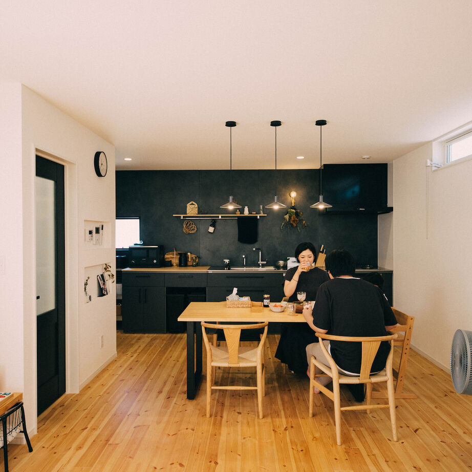 【SUUMO】 【2300万円台/20坪台/自然素材】外からの視線を気にしない間取り。子育てしやすい無垢材のおしゃれな家 - スタジオCoCo-Li 一級建築士事務所 の建築実例詳細 | 注文住宅