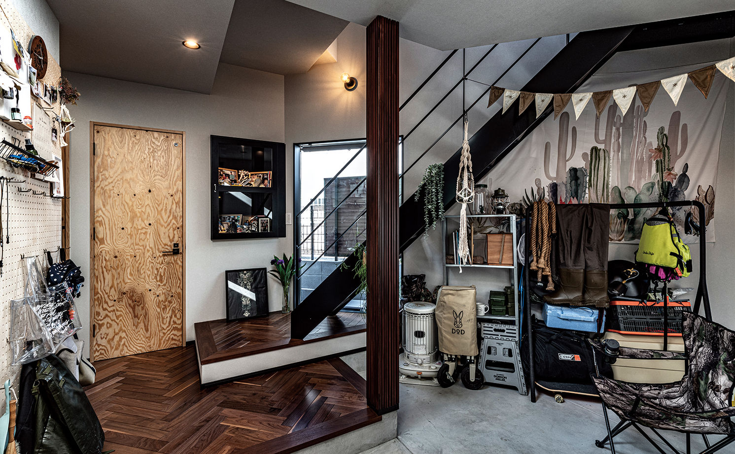 【SUUMO】 【変形地・狭形地(約30坪）・土間・吹き抜け】インダストリアルな空間でDIYを堪能 - アイディホーム の建築実例詳細 | 注文住宅