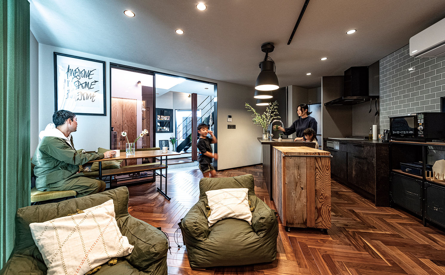 【SUUMO】 【変形地・狭形地(約30坪）・土間・吹き抜け】インダストリアルな空間でDIYを堪能 - アイディホーム の建築実例詳細 | 注文住宅