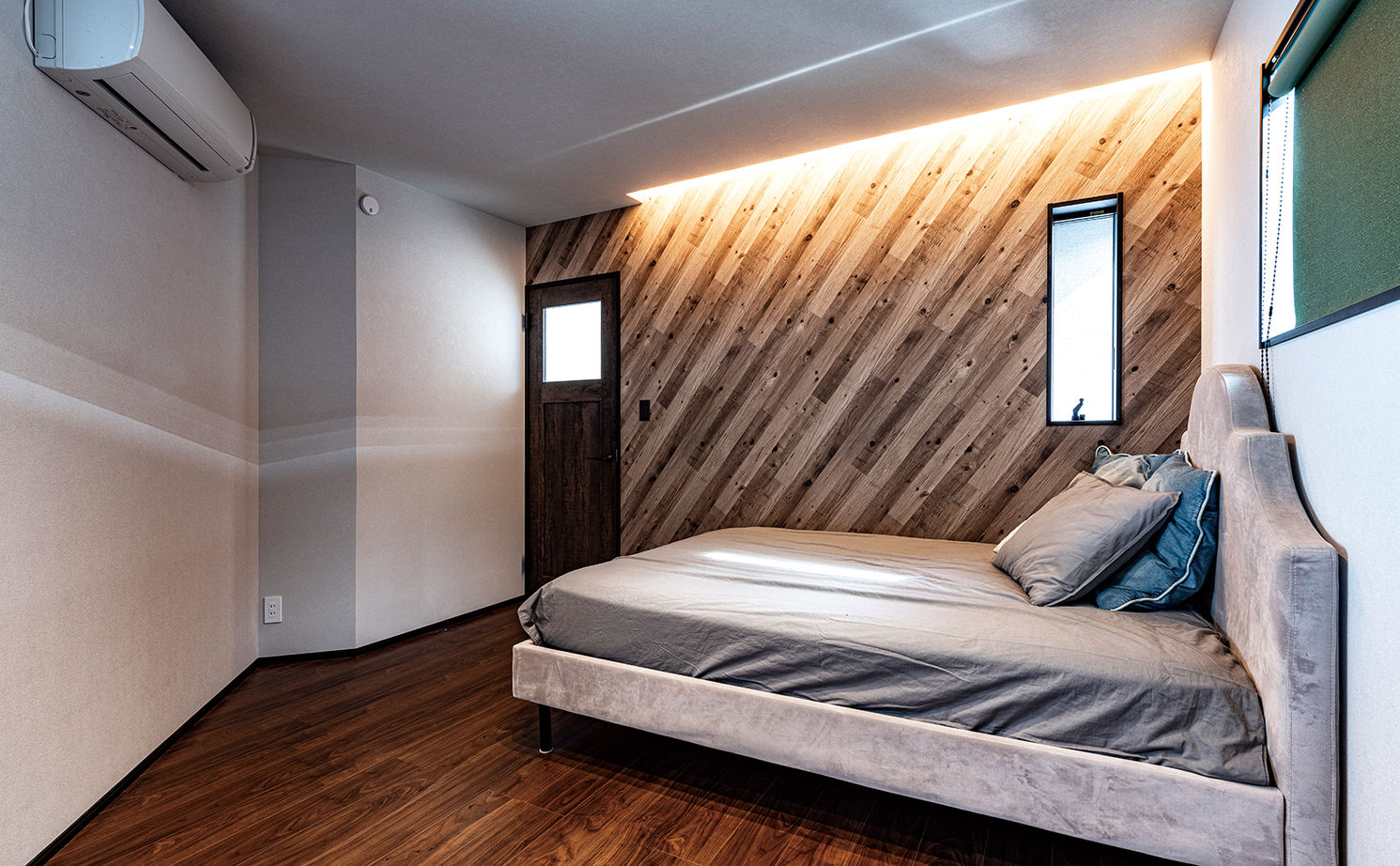 【SUUMO】 【変形地・狭形地(約30坪）・土間・吹き抜け】インダストリアルな空間でDIYを堪能 - アイディホーム の建築実例詳細 | 注文住宅